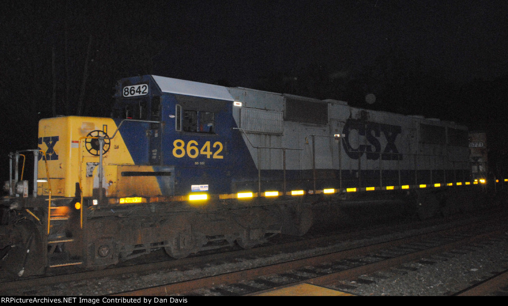 CSX SD50-2 8642 trails on W062